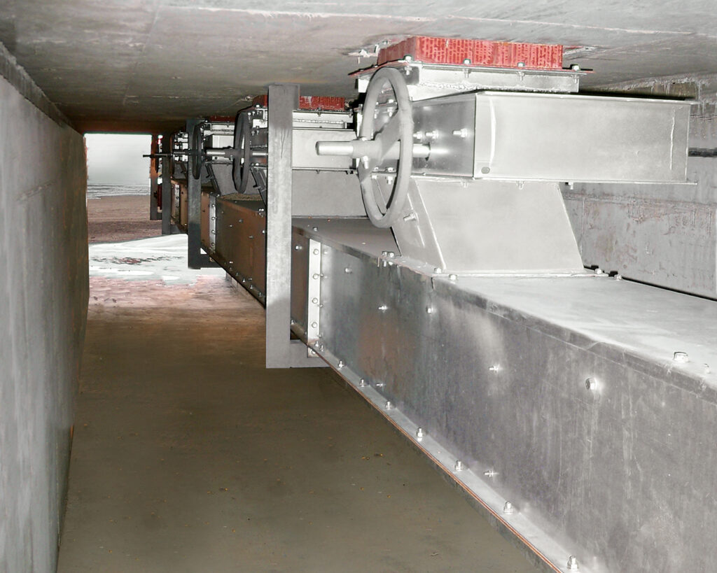 Horizontal Drag Chain Conveyors - Sudenga Industries Inc.