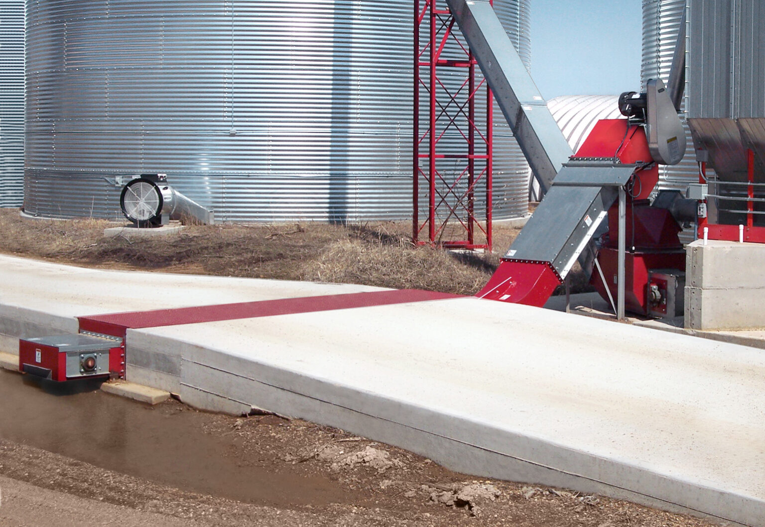 Low-Profile Chain Conveyors - Sudenga Industries Inc.
