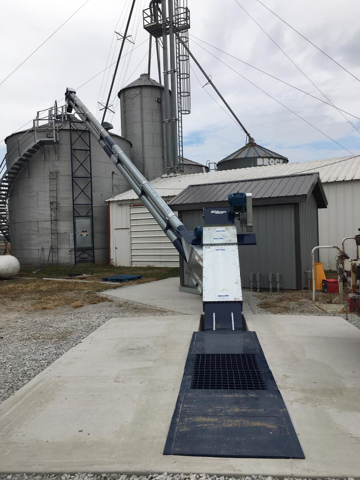 Double Barrel Chain Conveyor - Sudenga Industries Inc.