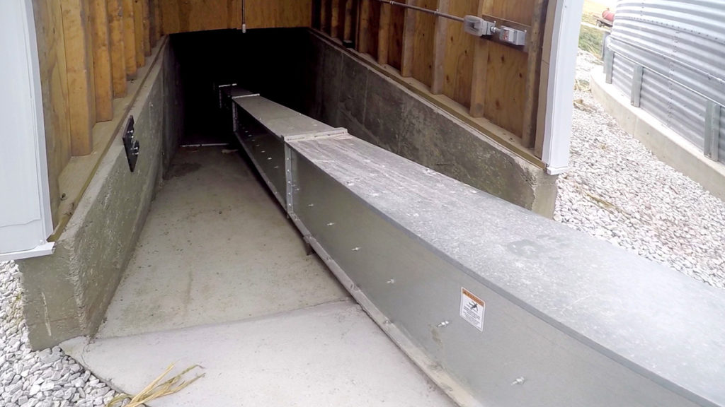 Incline Drag Chain Conveyors - Sudenga Industries Inc.